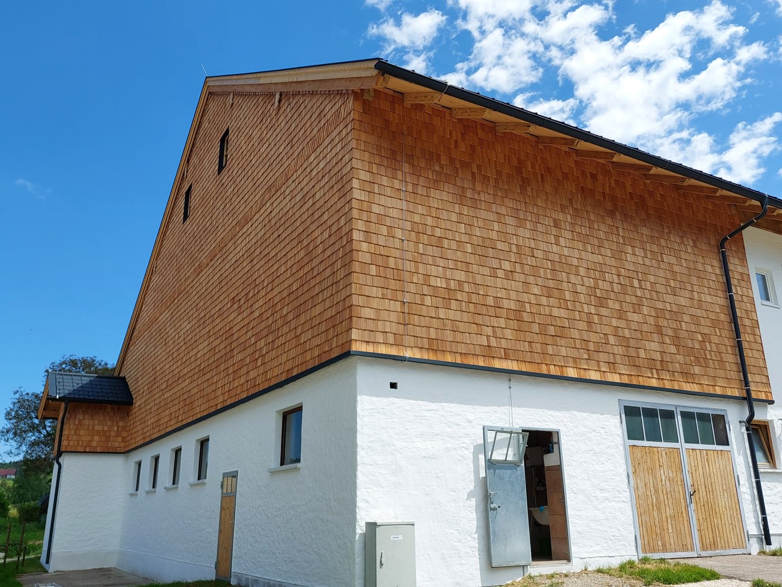 Hochwertige Holzschindeln für Dach und Fassade | roofwork.at